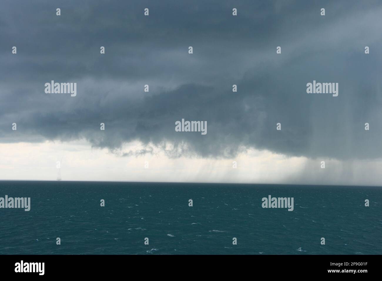 Storm clouds brewing over the Great Barrier Reef Stock Photo - Alamy