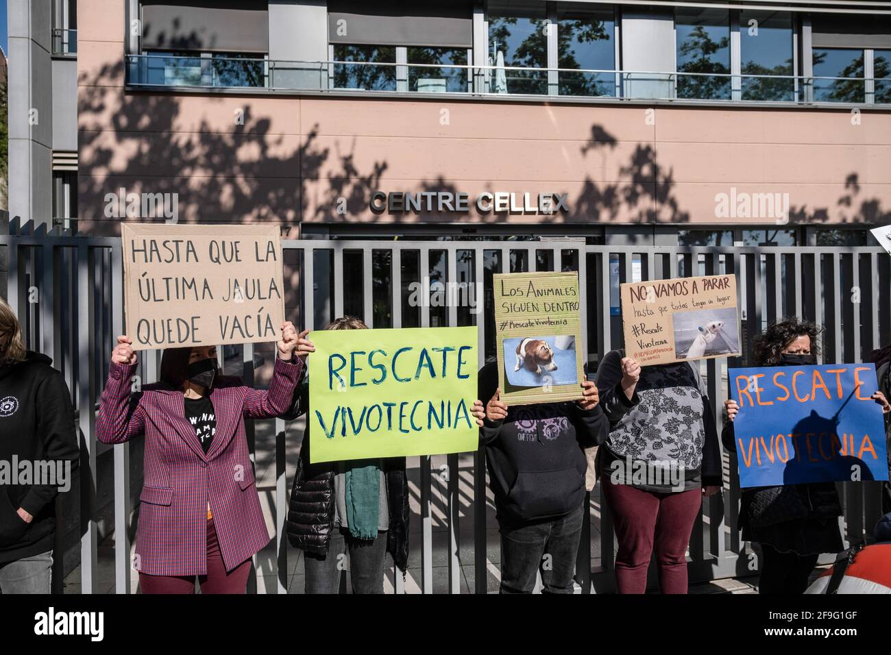 Experimentation animals hi-res stock photography and images - Alamy