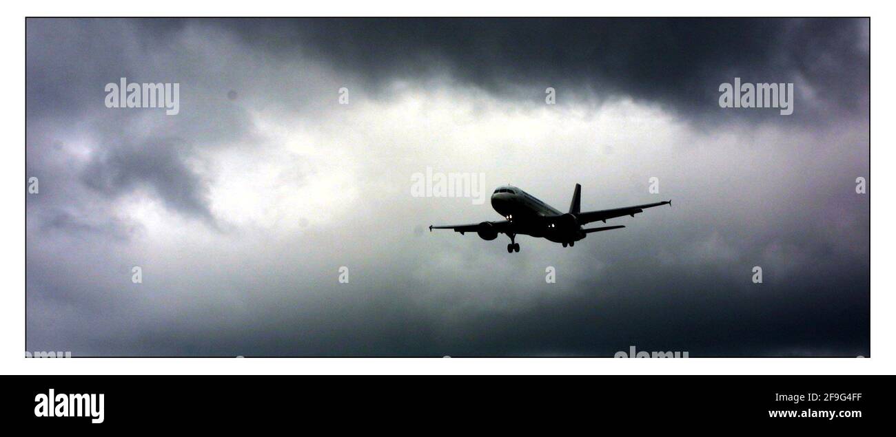 Planes landing at Heathrow airport....for poss use with 25% decrease of ...