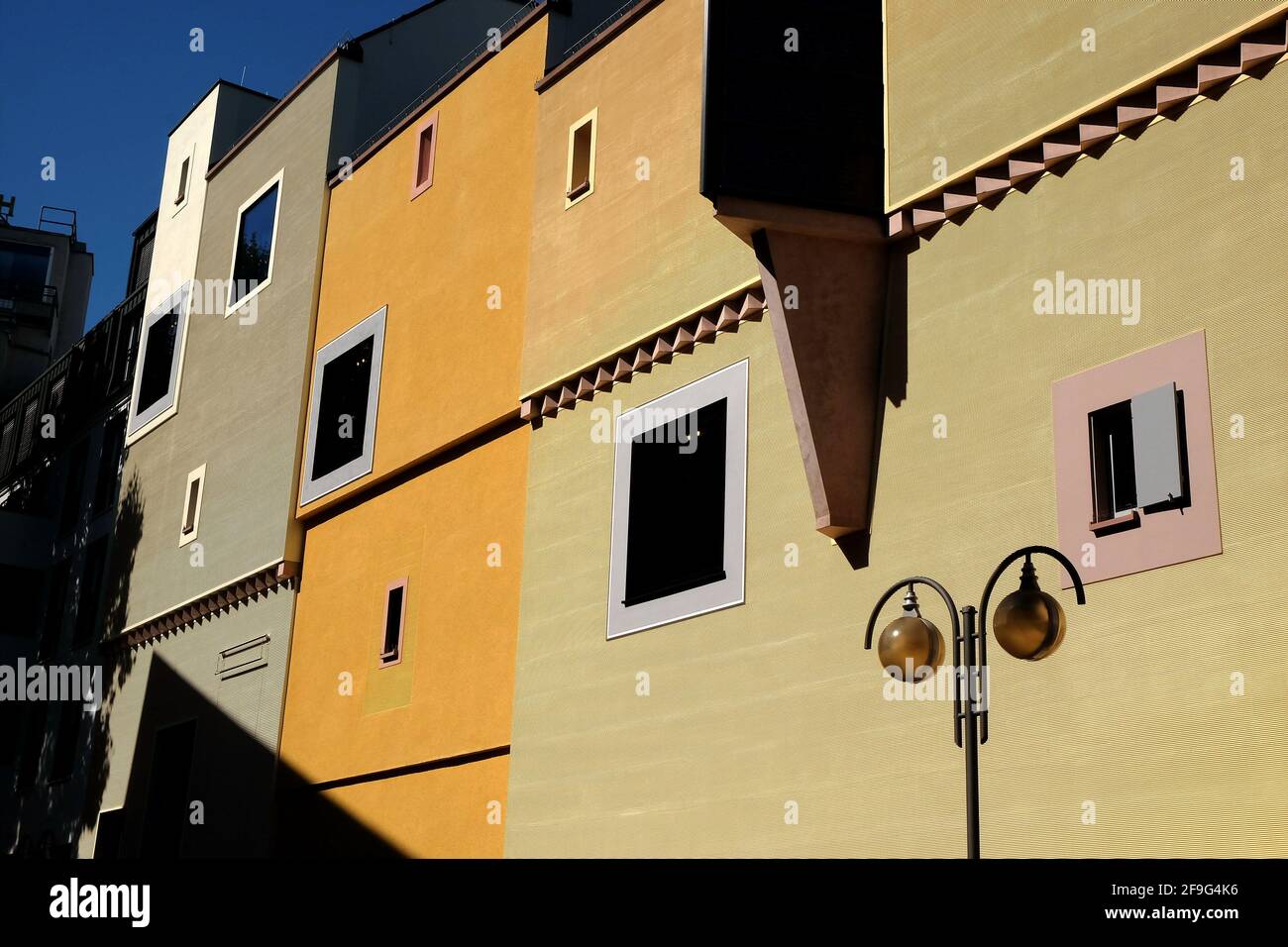 Colorful pastel buildings hi-res stock photography and images - Alamy