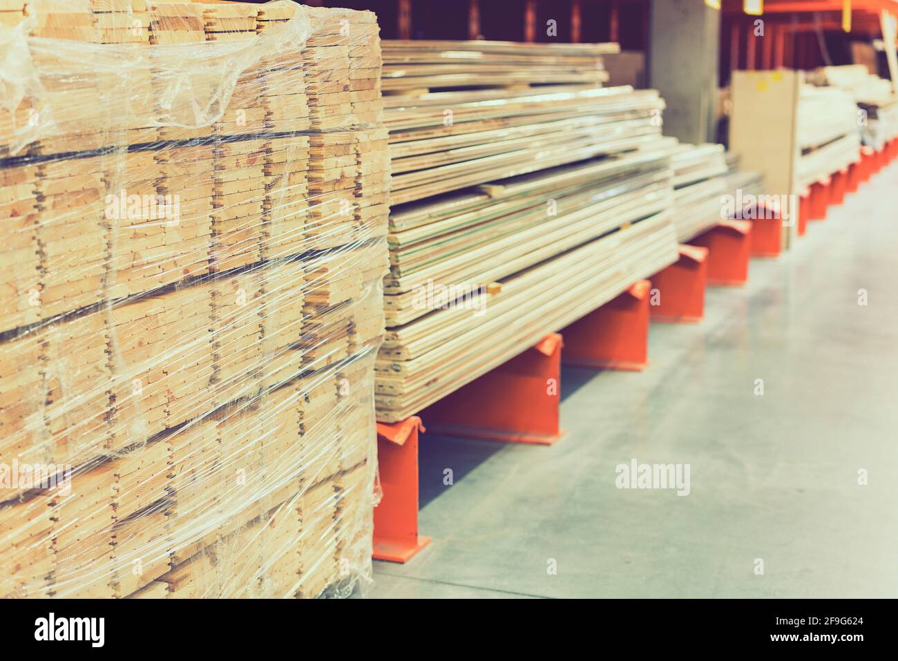 Panels of wood timber store hi-res stock photography and images - Alamy