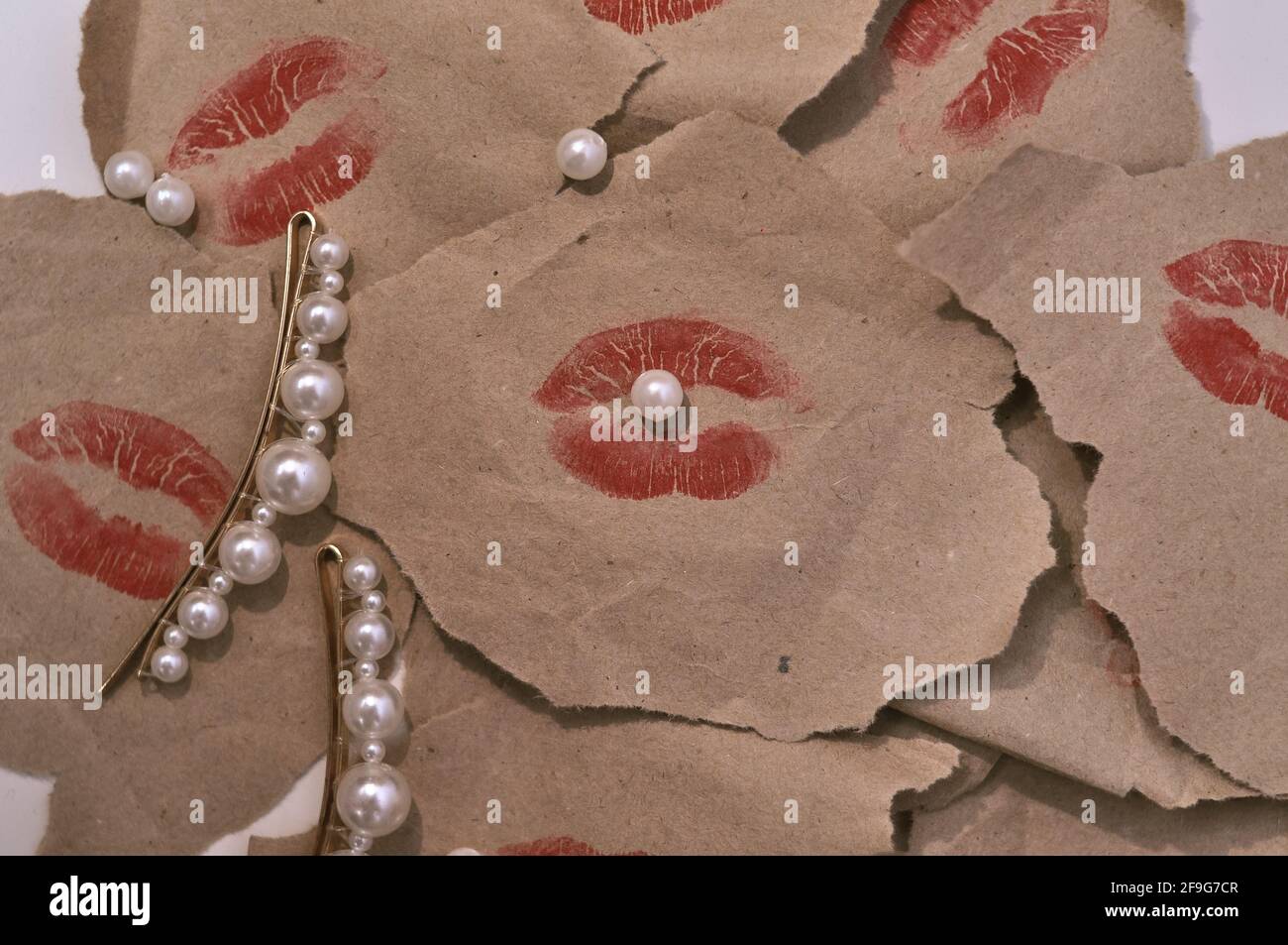 Lipstick kiss on paper hi-res stock photography and images - Alamy