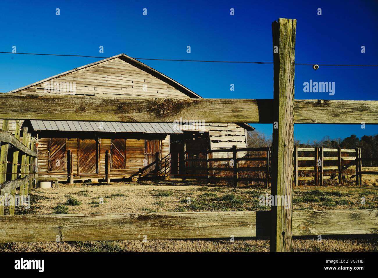 Vintage farm landscape hi-res stock photography and images - Alamy