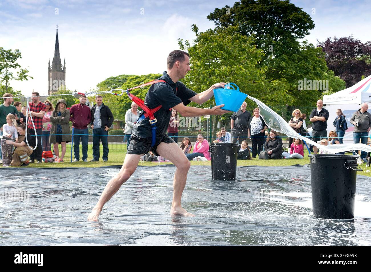 Rubber band relay hi-res stock photography and images - Alamy