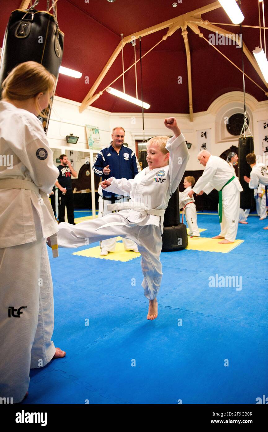 Taekwondo kick hi-res stock photography and images - Alamy