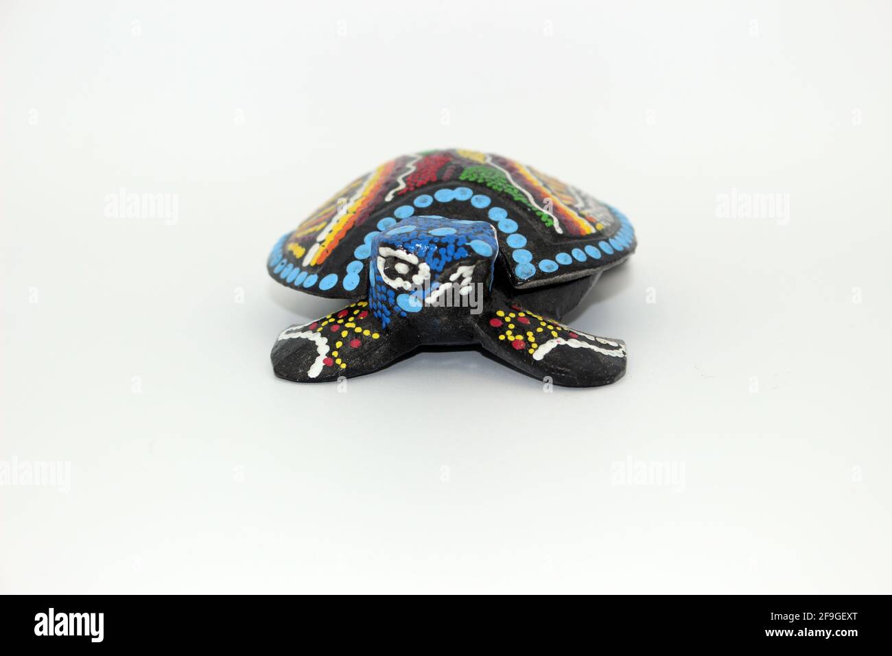Hand painted tiny turtle hi-res stock photography and images - Alamy