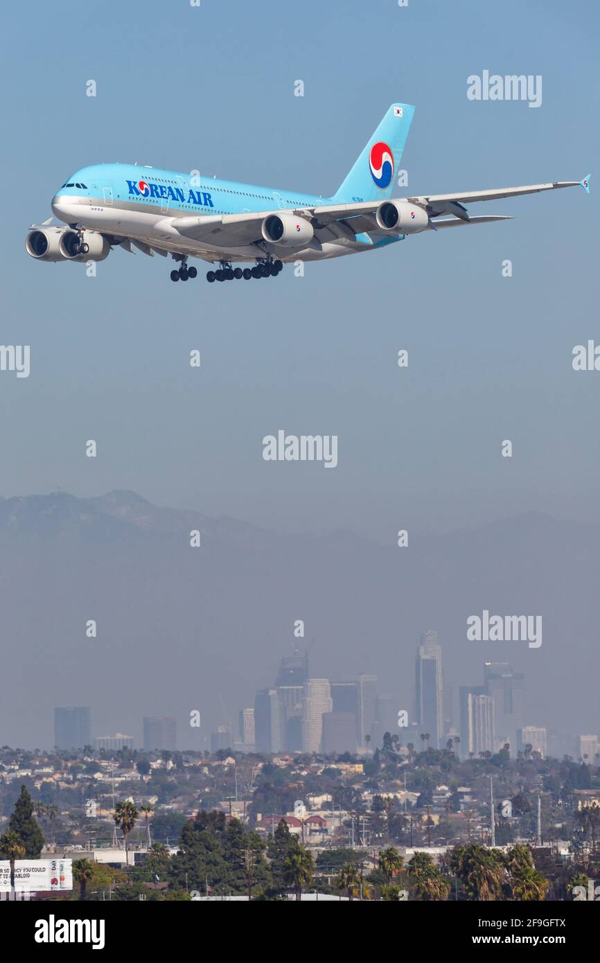 Los Angeles, USA - 21. February 2016: Korean Air Airbus A380-800 at Los ...
