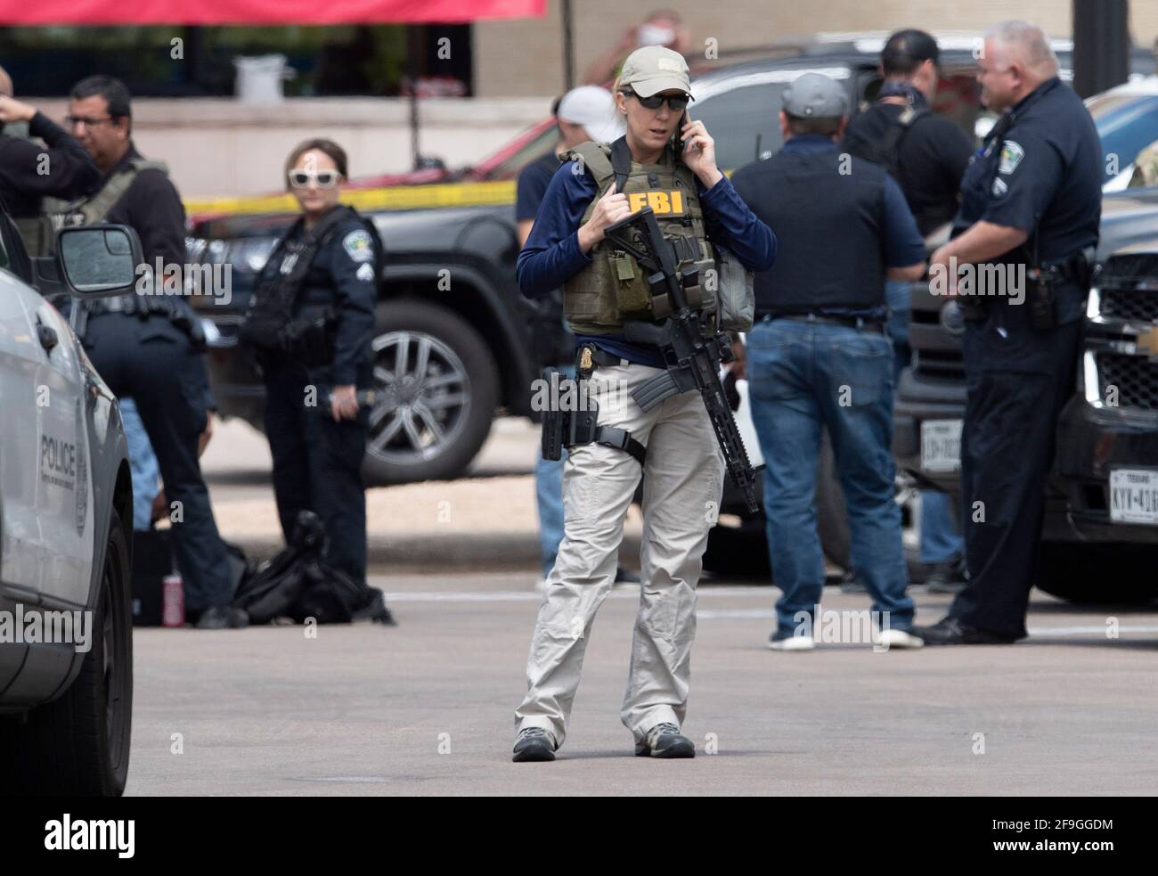 Austin, Texas, USA. 18th Apr, 2021. Police SWAT along with the Texas ...