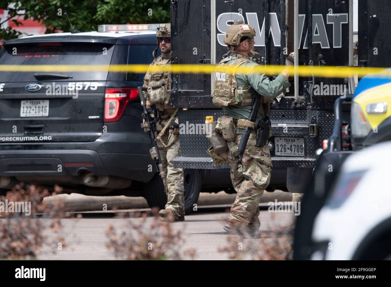 Austin, Texas, USA. 18th Apr, 2021. Police SWAT along with the Texas ...