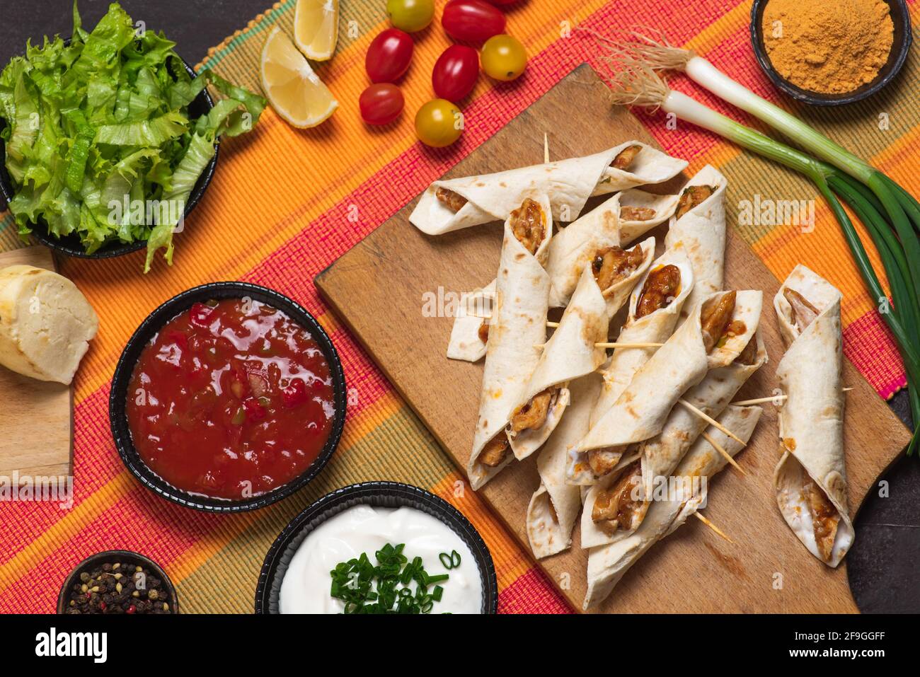 Small tacos hi-res stock photography and images - Alamy
