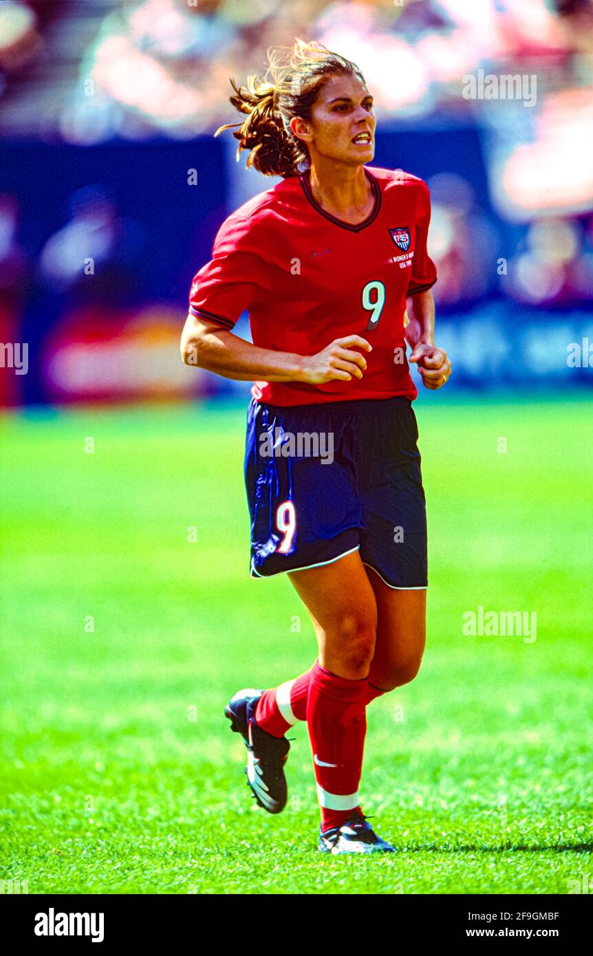 Womens Soccer Mia Hamm High Resolution Stock Photography and Images - Alamy