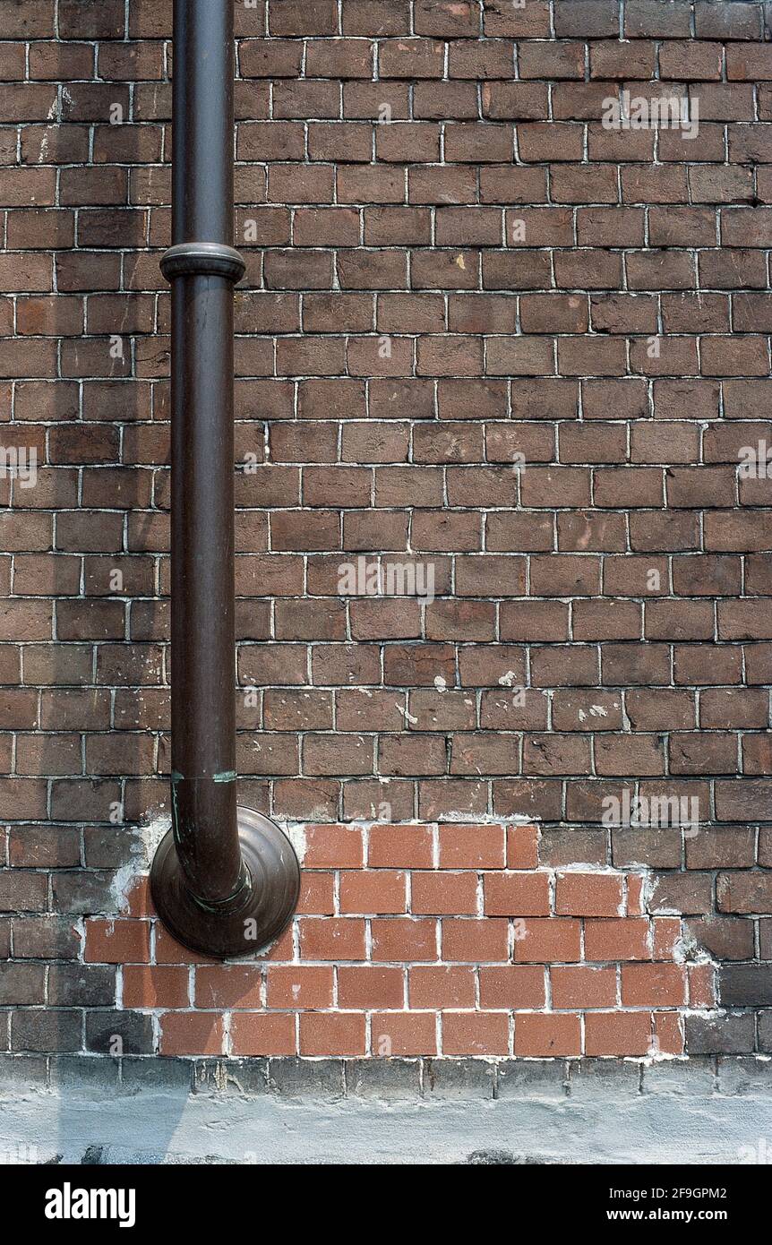 Wall repair brick patch hi-res stock photography and images - Alamy