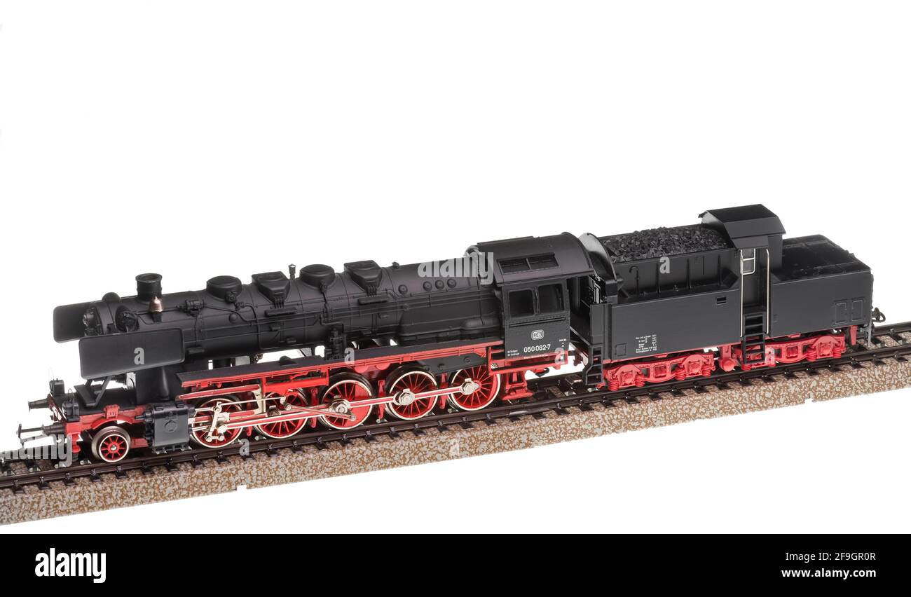 Maerklin H0 Freight train with steam locomotive, class 50 of the DR ...