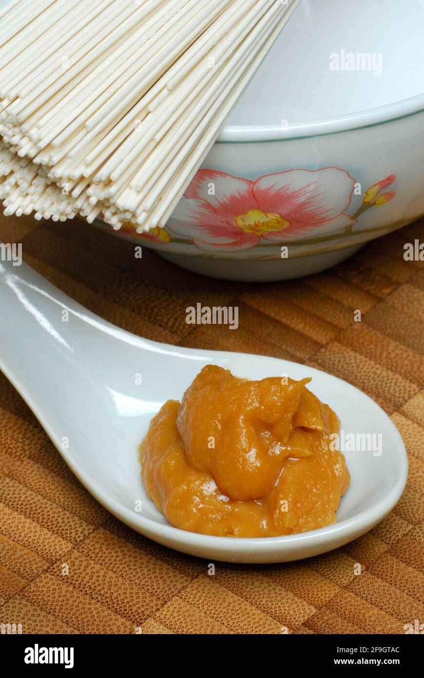 Miso paste spoon hi-res stock photography and images - Alamy