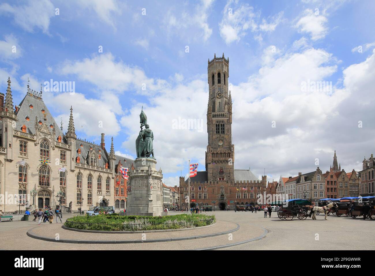 Cloth hall bruges hi-res stock photography and images - Alamy