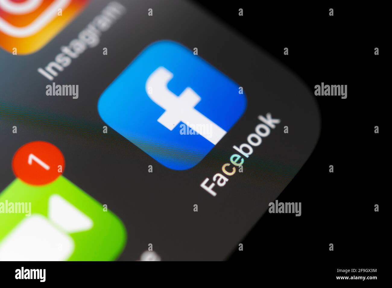 Facebook, Logo, App-Icon, Anzeige auf einem Bildschirm vom Handy ...