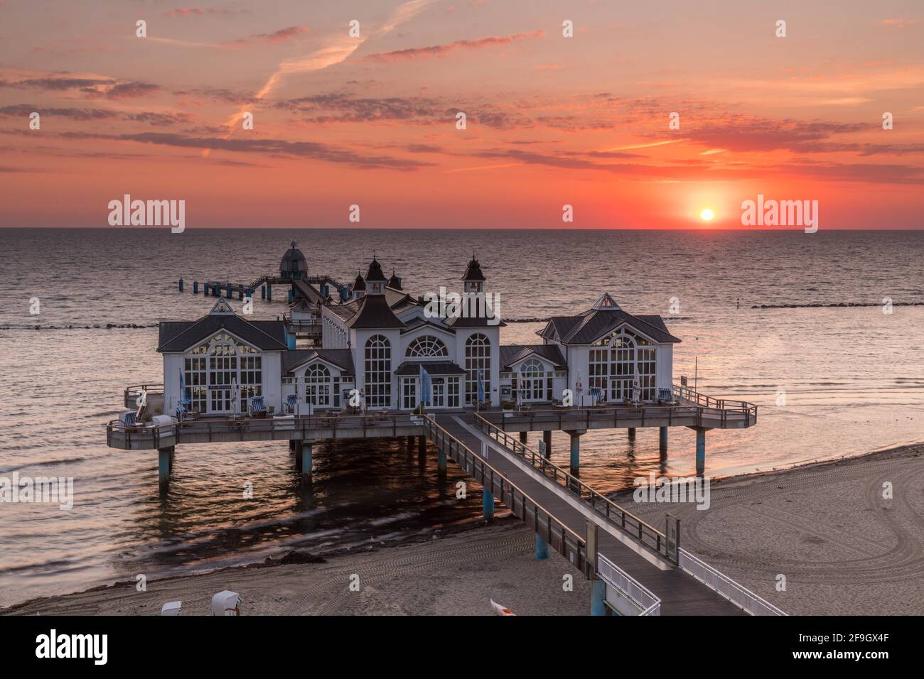 Sunrise, pier Sellin, island Ruegen, Mecklenburg-Western Pomerania ...