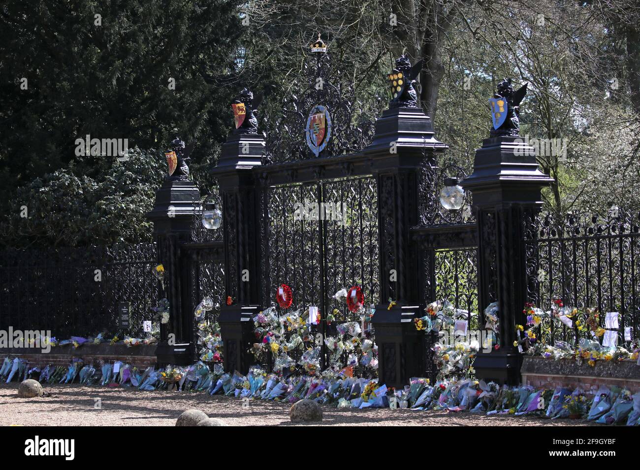 Norwich gates hi-res stock photography and images - Alamy