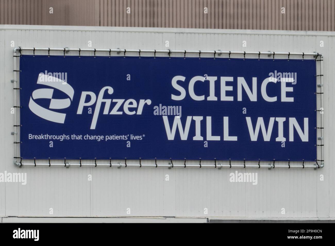 Pfizer pharmaceutical company sign logo hi-res stock photography and ...