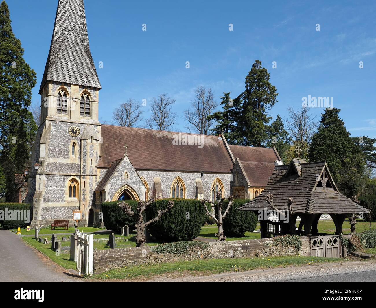 Sunny church view hi-res stock photography and images - Alamy