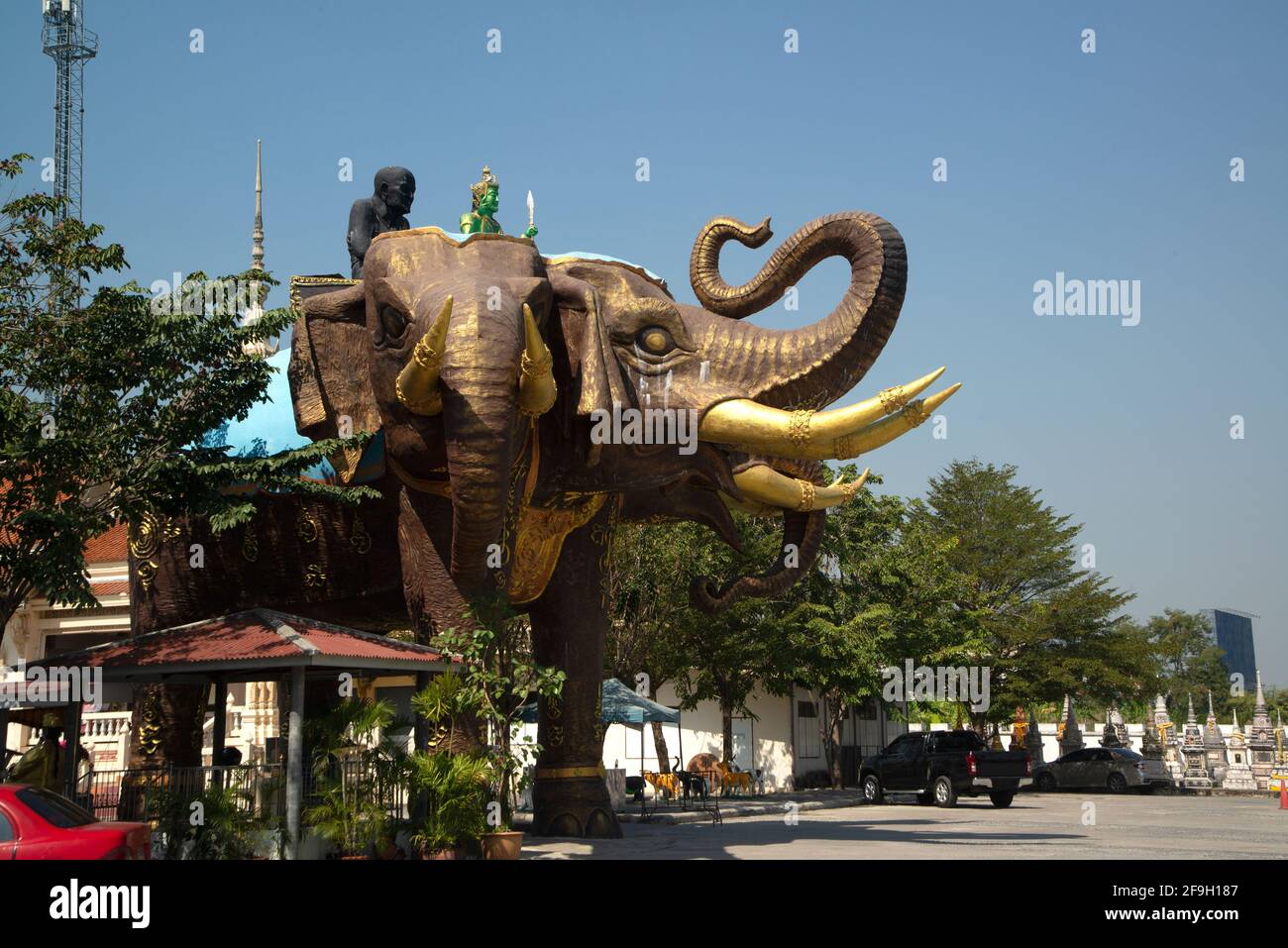 Three Headed Elephant High Resolution Stock Photography and Images - Alamy