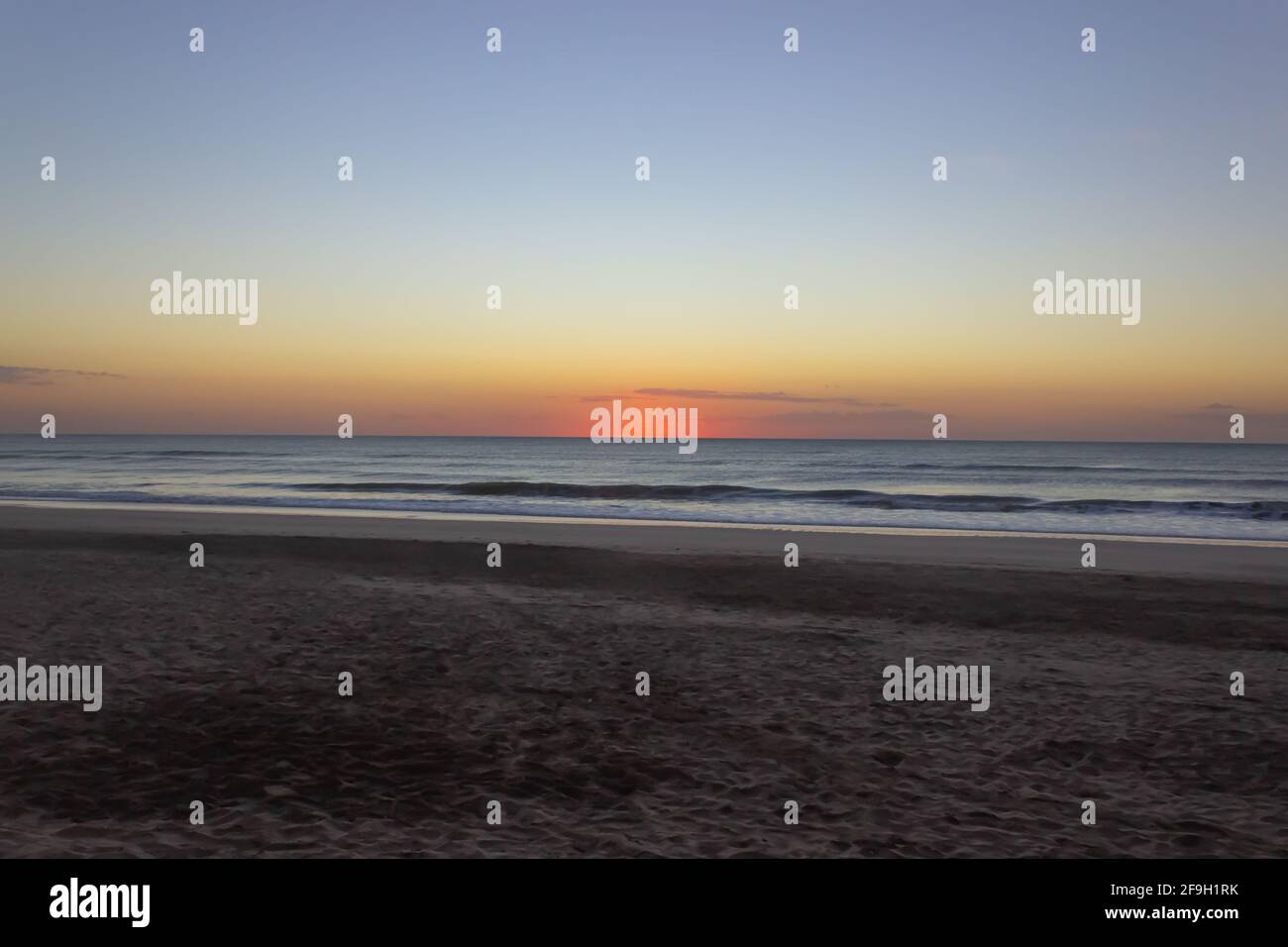 Sunrise without clouds hi-res stock photography and images - Alamy