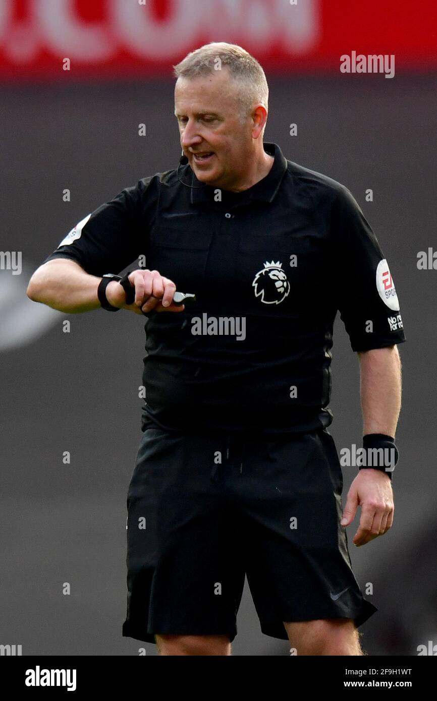 Sunday referee hi-res stock photography and images - Alamy
