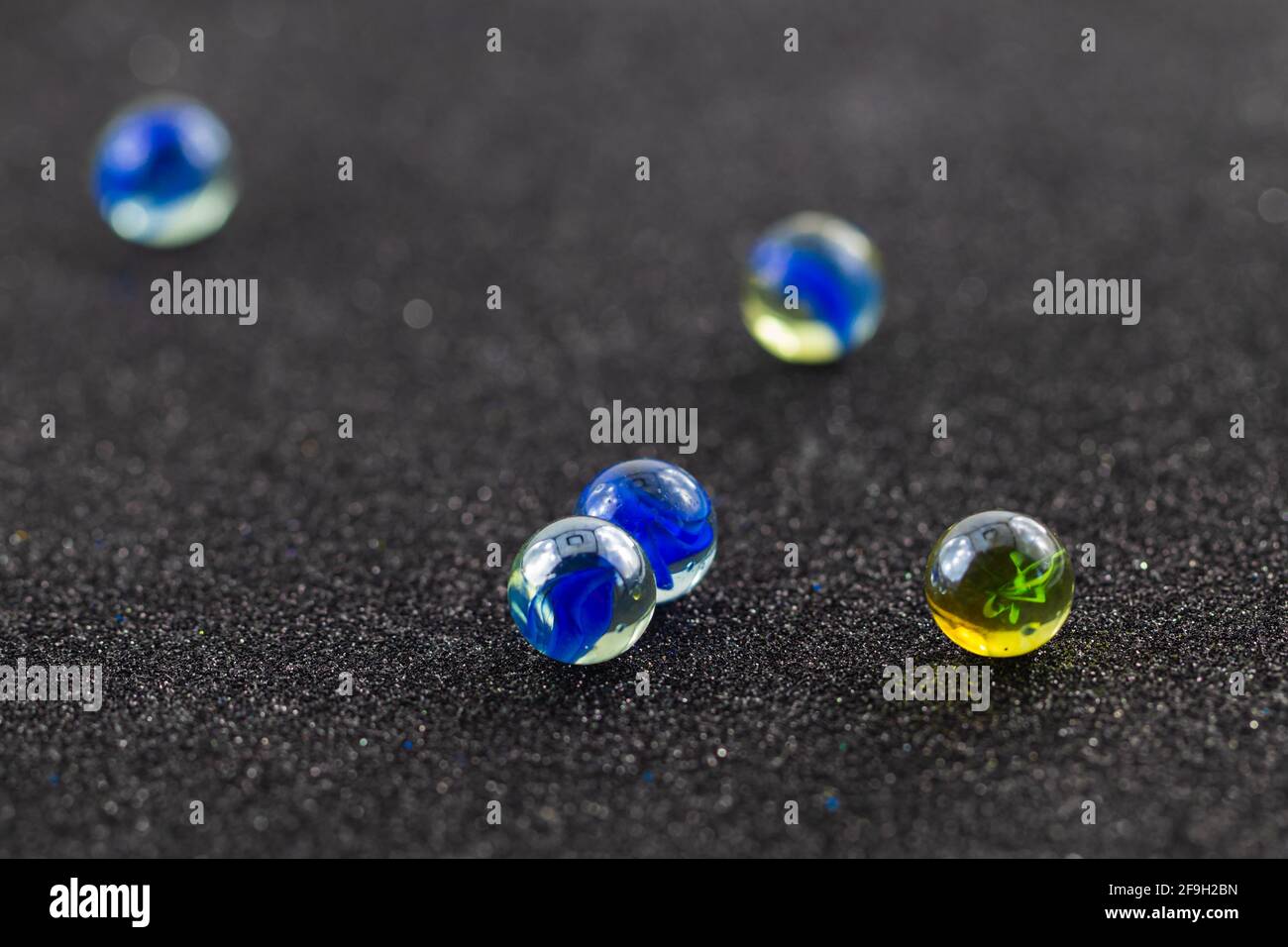 Children playing marbles hi-res stock photography and images - Alamy