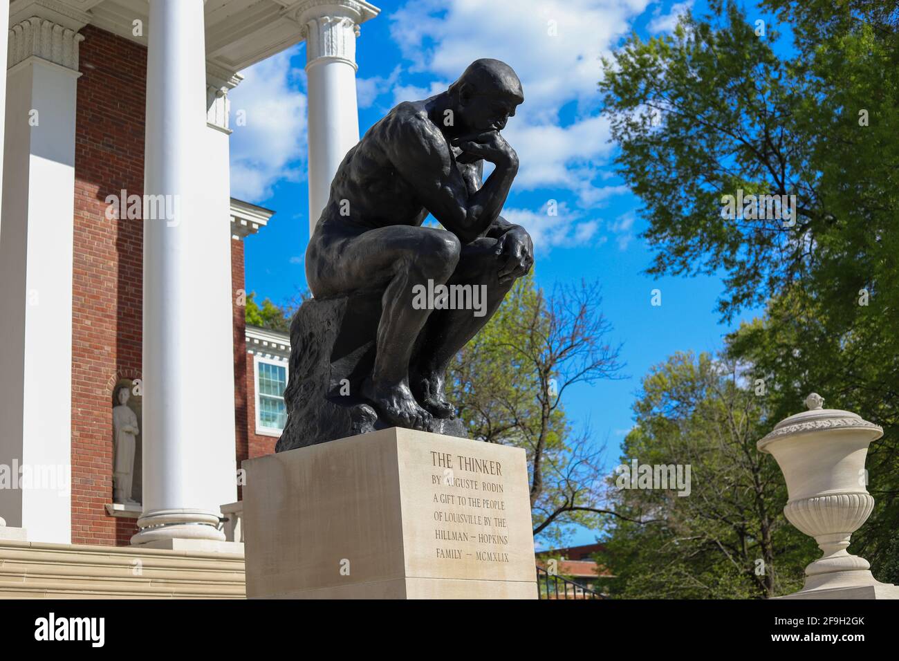 College thinker hi-res stock photography and images - Alamy