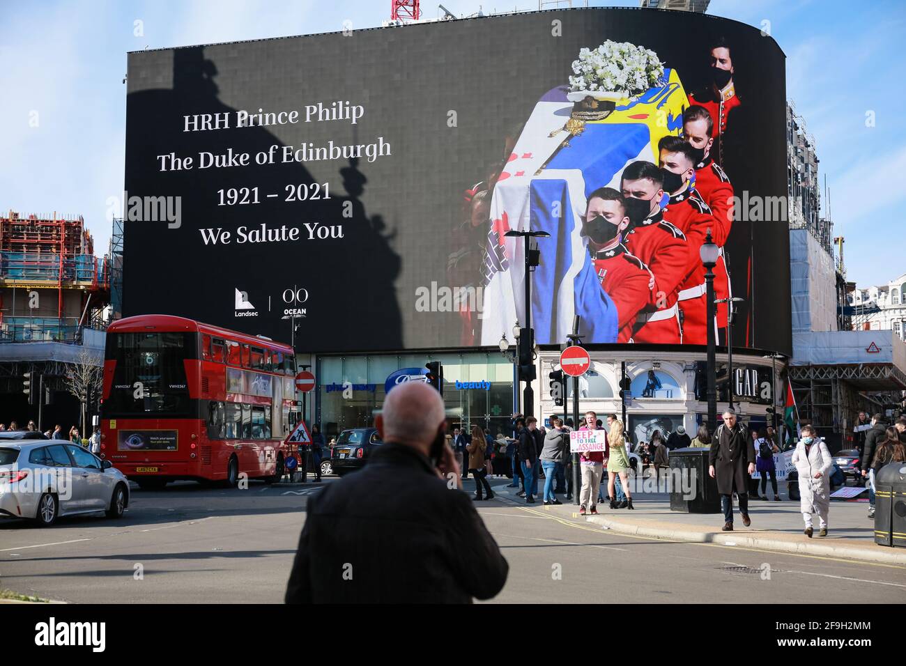 London, UK. 17 April 2021. An electronic billboard on Piccadilly Circus ...