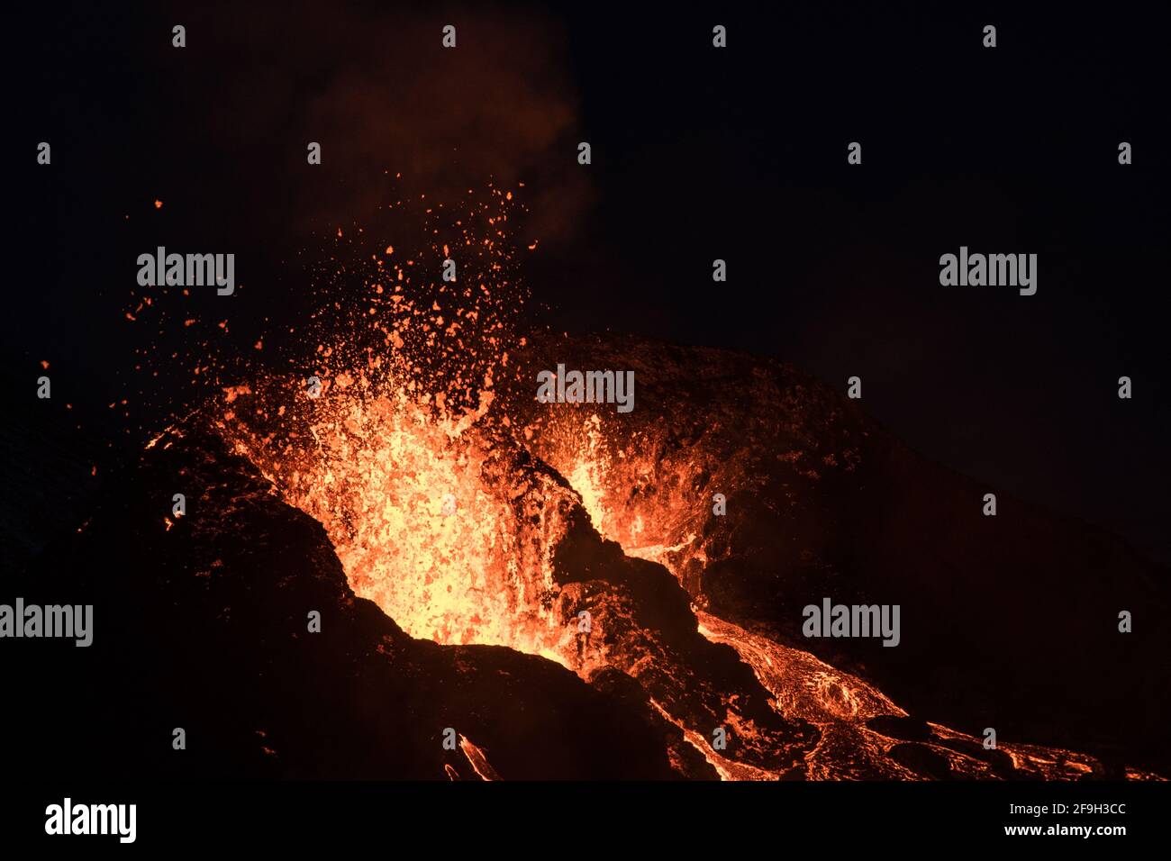 The eruption site of Geldingadalir volcano in Fagradalsfjall mountain ...