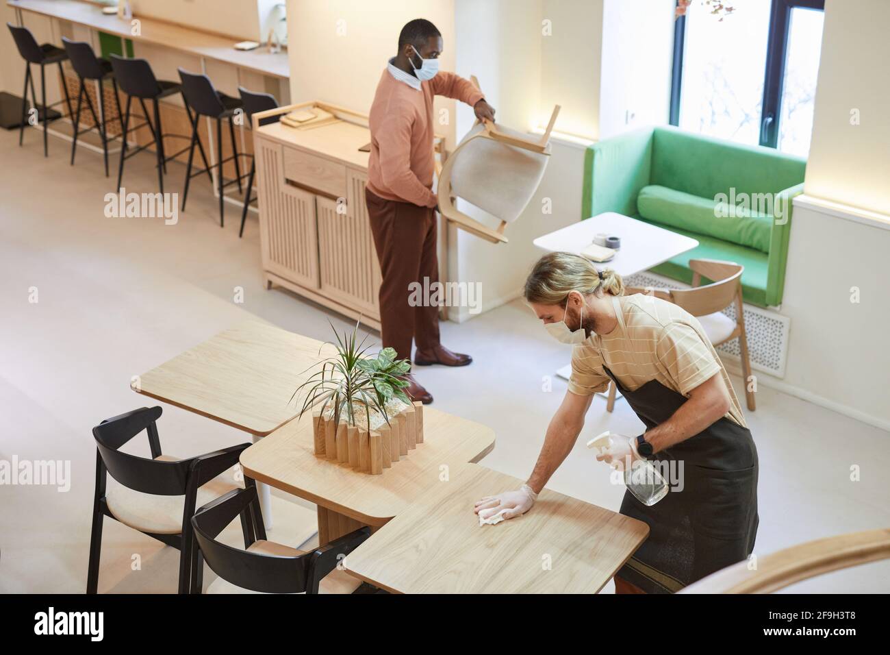 Cleaning tables hi-res stock photography and images - Alamy