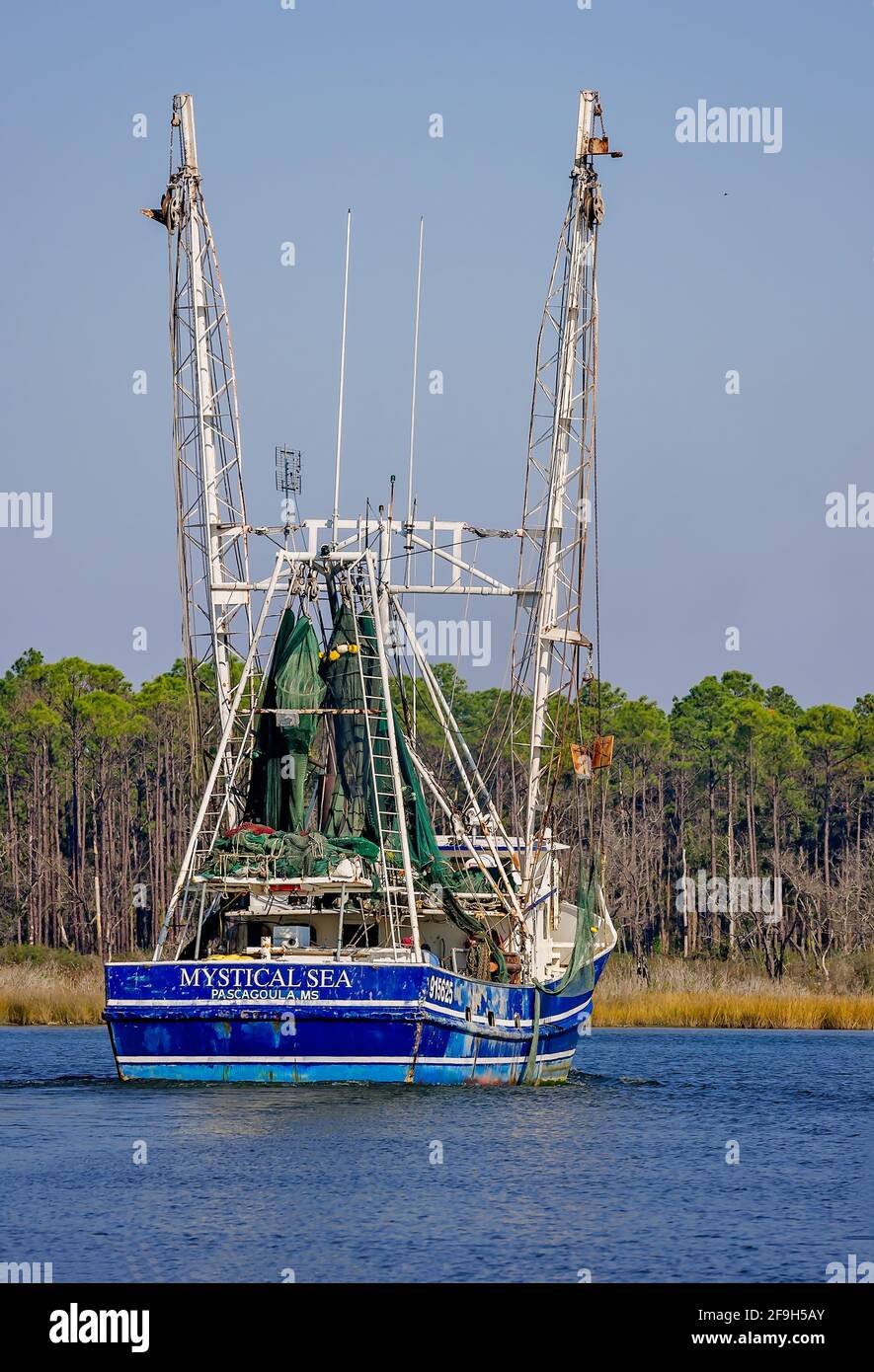Shrimp trawler hi-res stock photography and images - Alamy