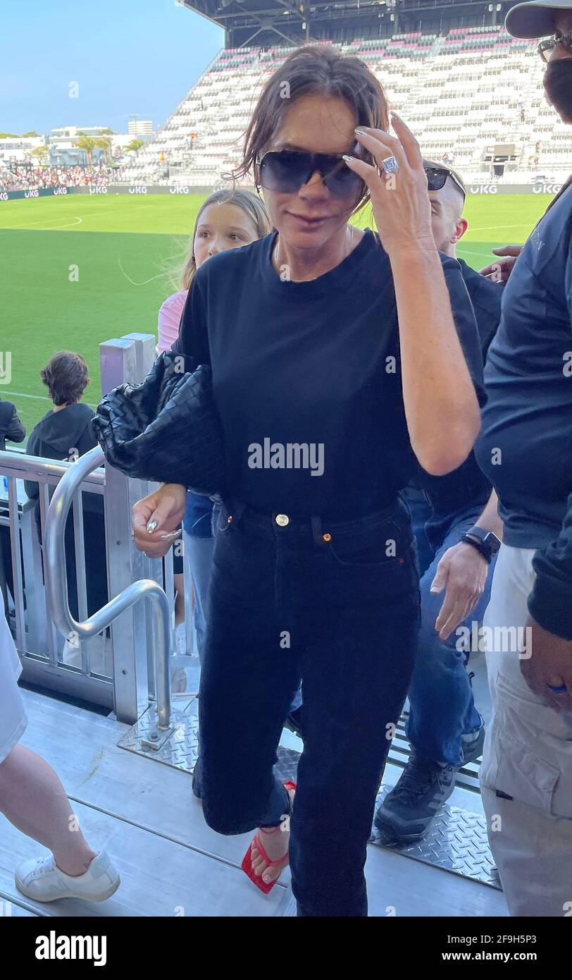 Victoria beckham 2021 hi-res stock photography and images - Alamy