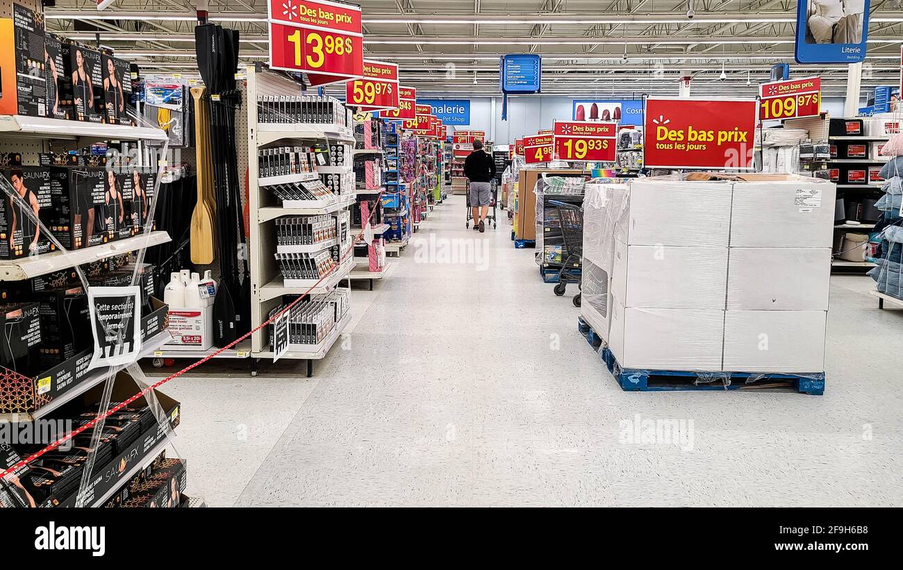 Non essential retail sign hi-res stock photography and images - Alamy