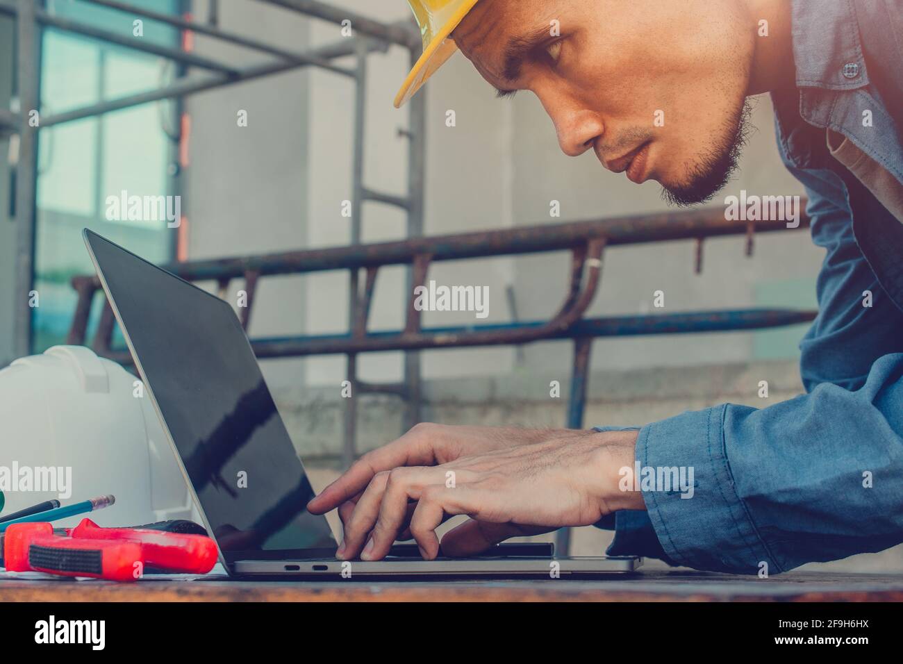 Digital innovation in construction hi-res stock photography and images ...