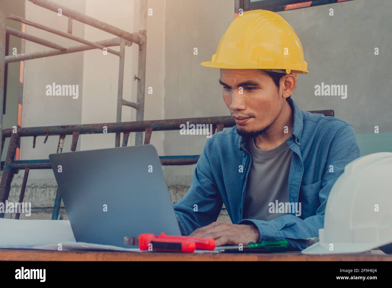 Engineer employee hi-res stock photography and images - Alamy