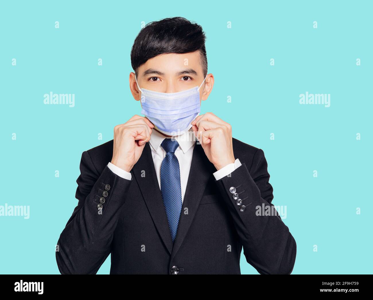 Man wearing mask hi-res stock photography and images - Alamy