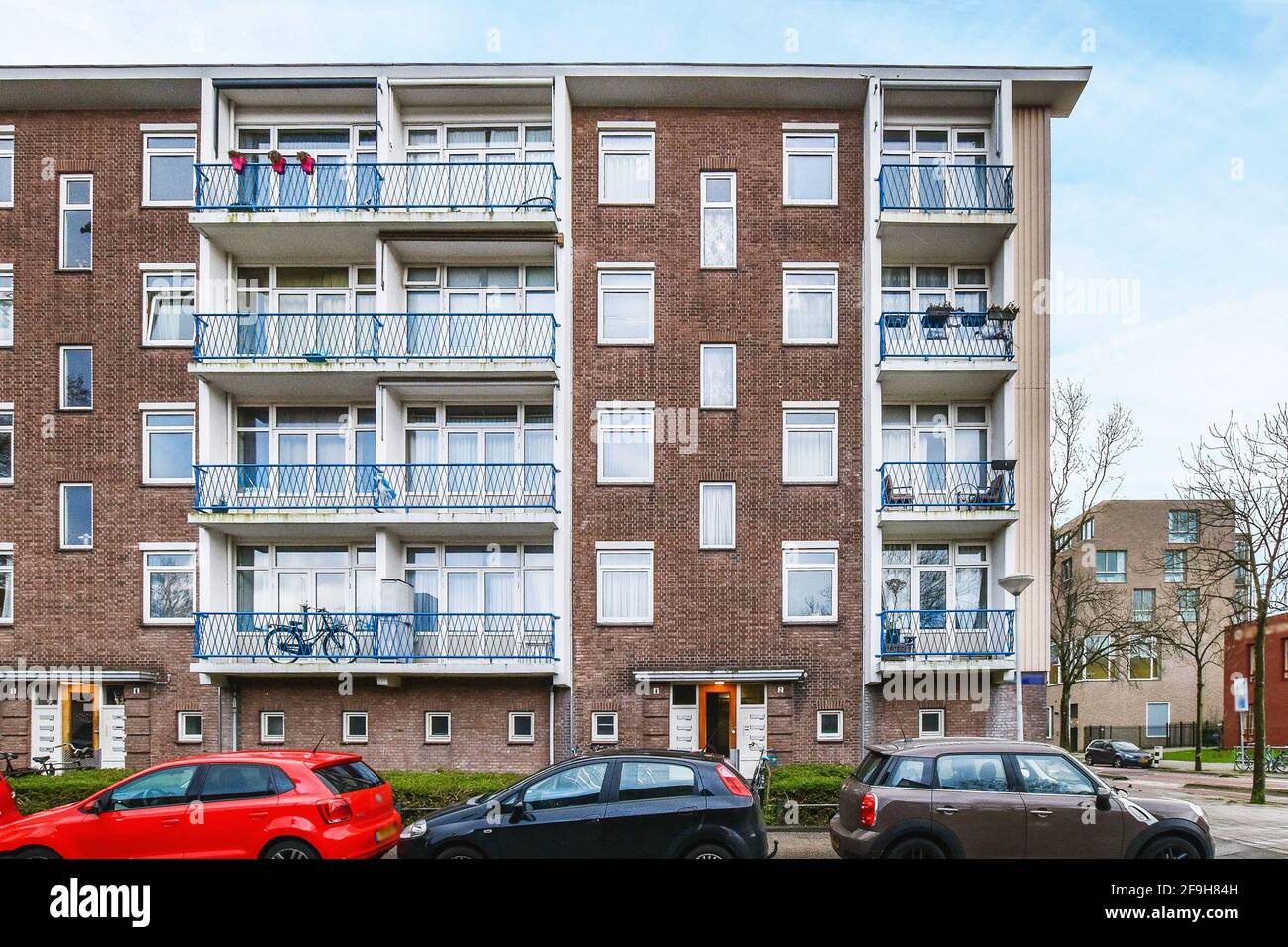 Big residential building Stock Photo - Alamy