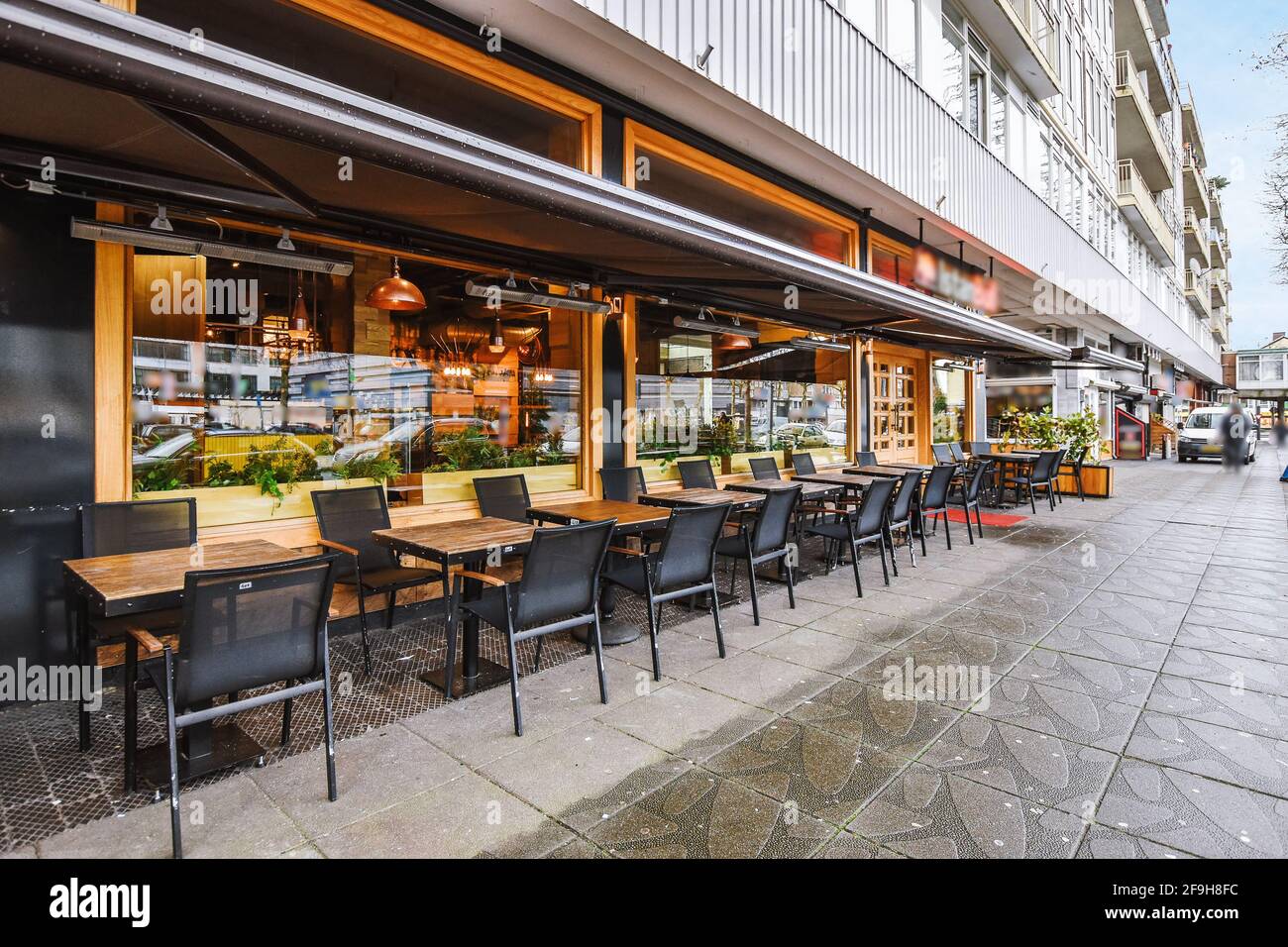 Restaurant and townhouse hi-res stock photography and images - Alamy