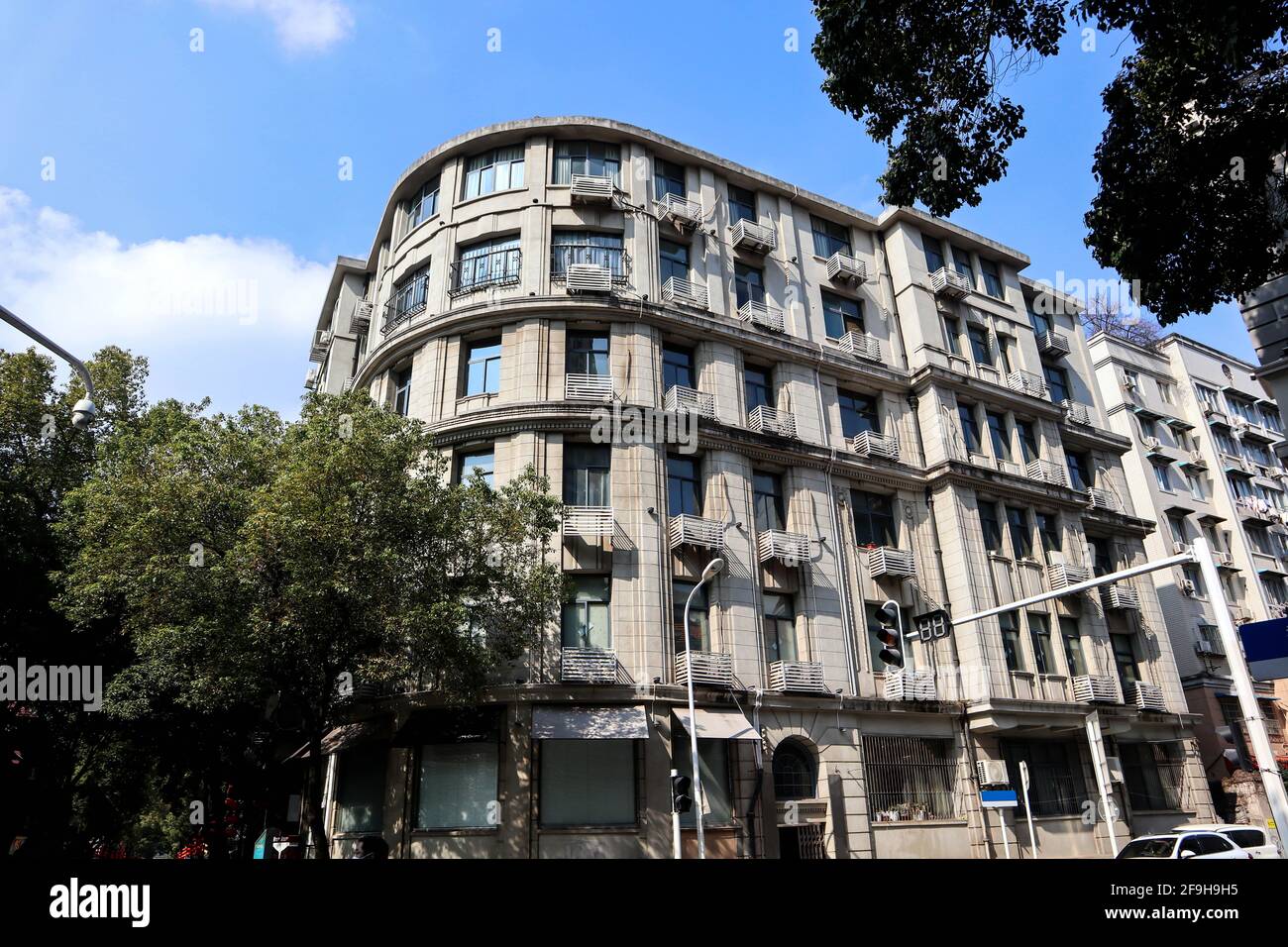 Lovely buildings hi-res stock photography and images - Alamy