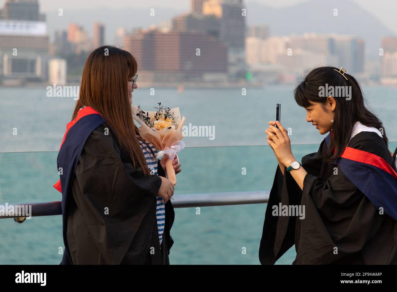 Chinese girl in graduation gown hi-res stock photography and images - Alamy