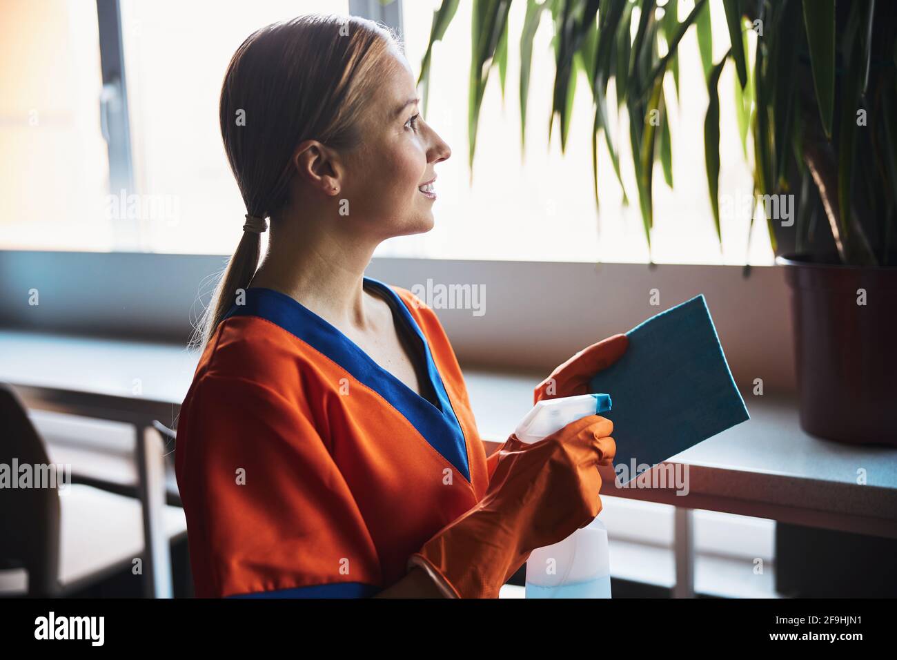 Daydreaming at work hi-res stock photography and images - Alamy