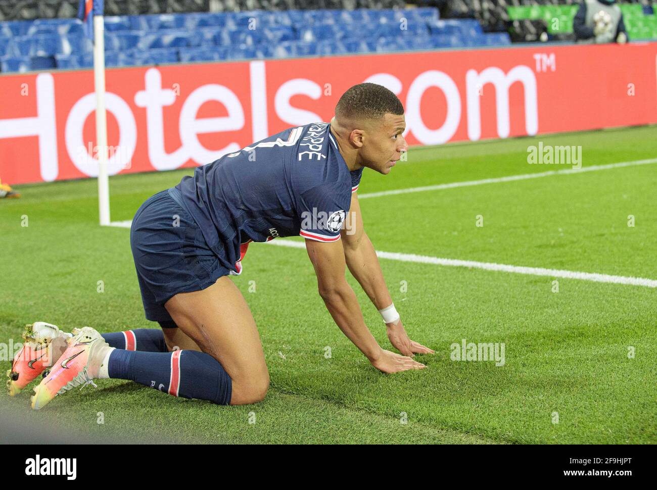 Kylian mbappe psg hi-res stock photography and images - Alamy