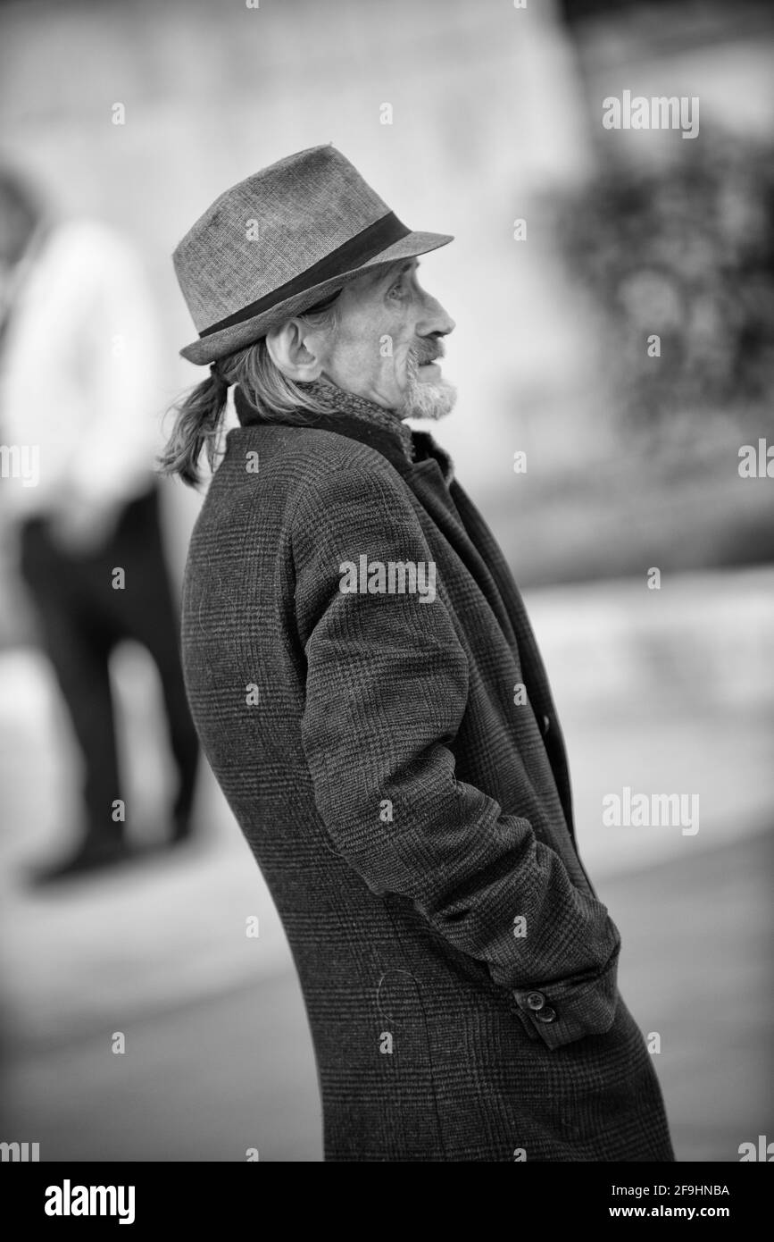 Group talking on street Black and White Stock Photos & Images - Alamy