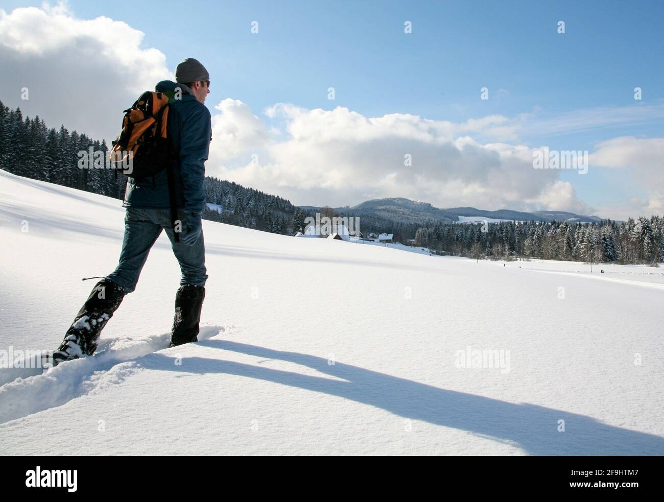 Snowshoeers hi-res stock photography and images - Alamy