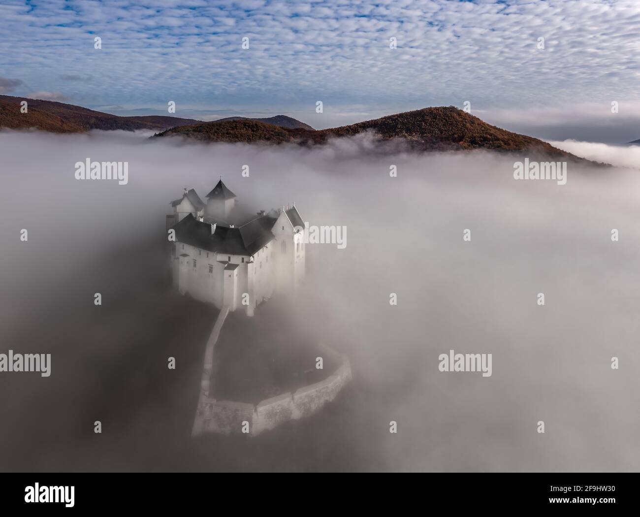 Fuzer castle hungary hi-res stock photography and images - Alamy