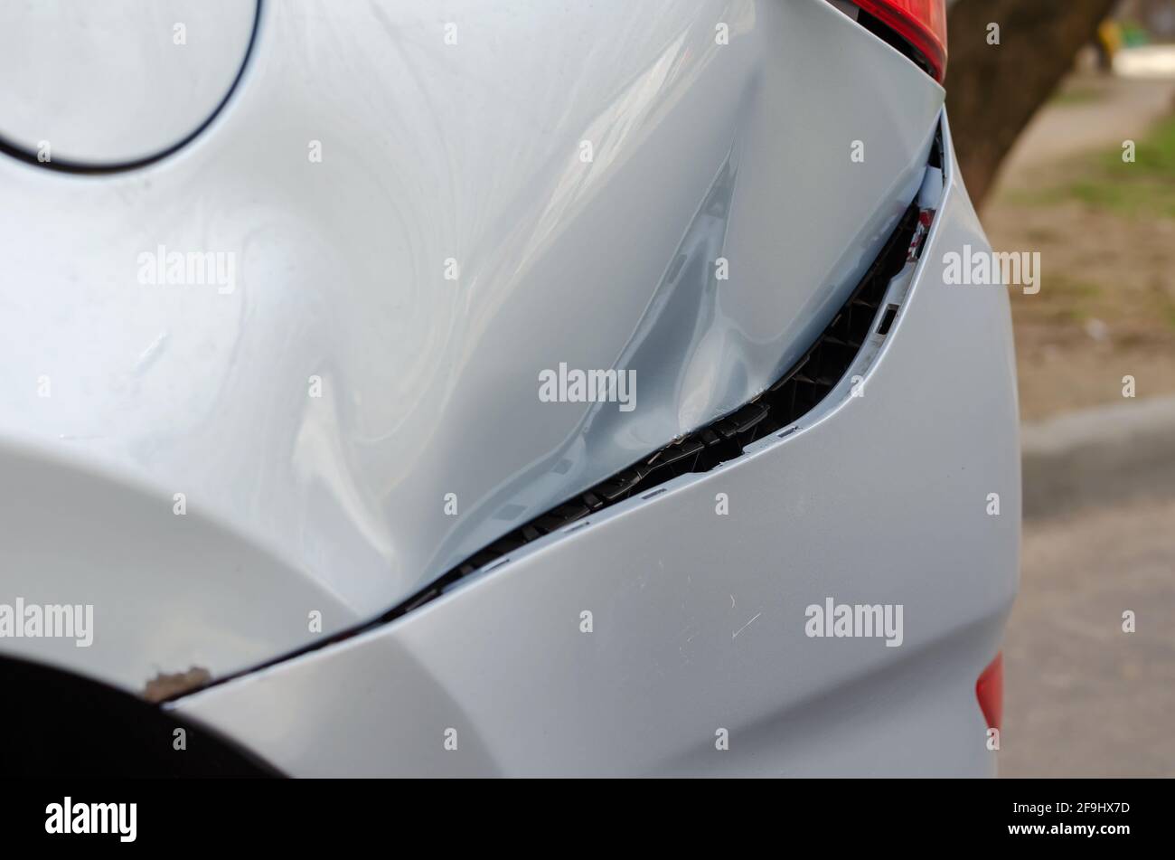 Sedan car side dent hi-res stock photography and images - Alamy