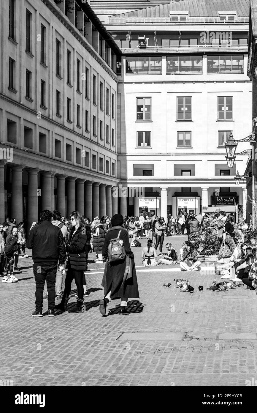 People in restaurant london Black and White Stock Photos & Images - Alamy