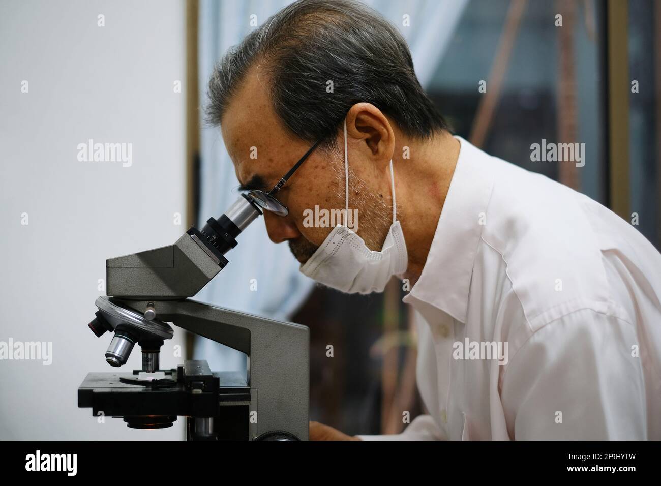 Patient with dna hi-res stock photography and images - Alamy